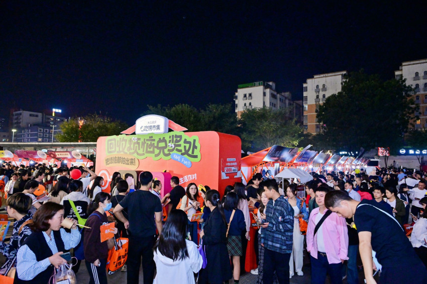 一站式吃遍全国40家 “必吃榜”餐厅，大湾区首届“必吃榜市集”落地深圳